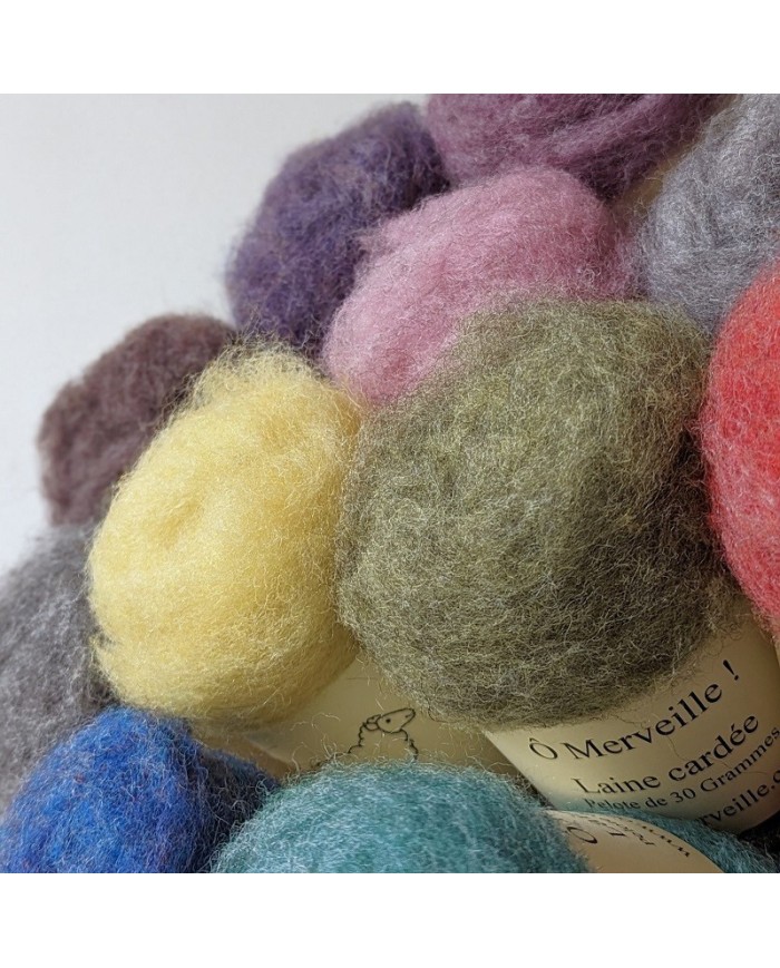 Lot of 12 balls of carded wool in mottled colors